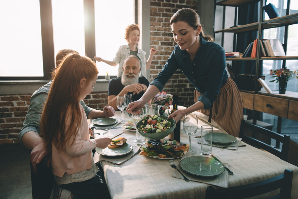 Tips for Having a Nice Dinner as a Family | Kiddipedia