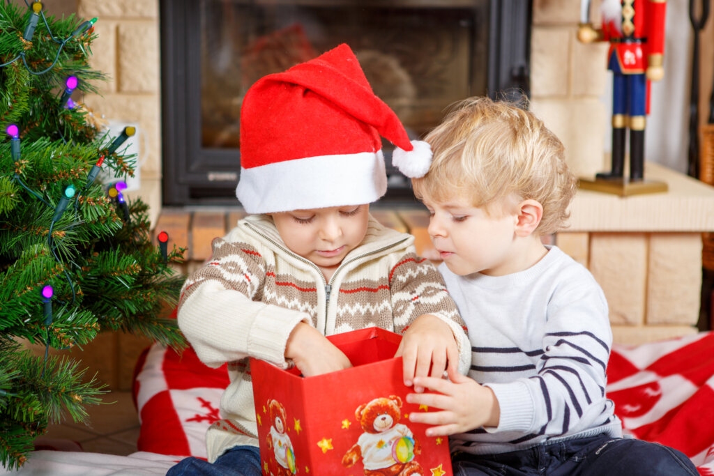 How to tell kids the truth about Santa | Kiddipedia